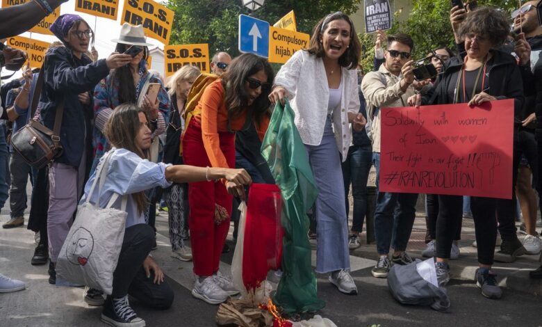 “hermanas Estamos Con Vosotras” Asociaciones De Mujeres Reclaman El